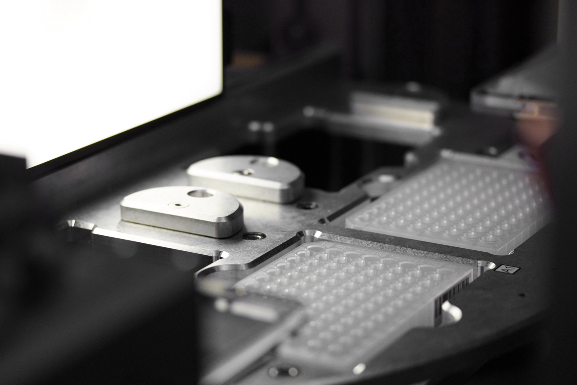 Thin backlight aids quality control in the pharmaceutical industry